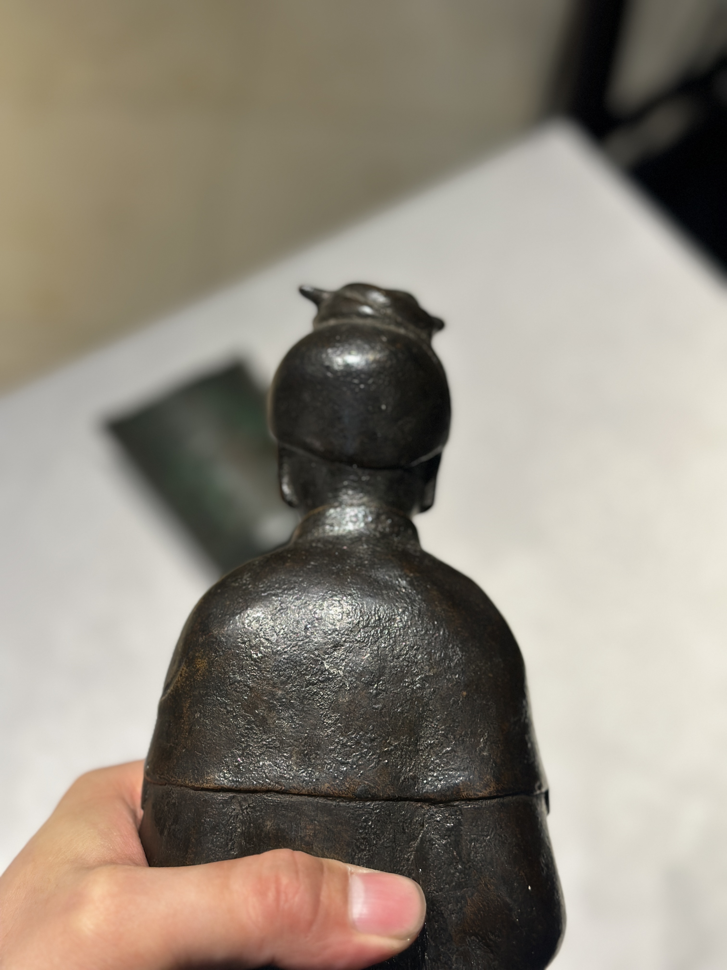 Een Chinese bronzen figuur van een staande Guanyin, Ming - Rob Michiels ... Een Chinese bronzen figuur van een staande Guanyin, Ming - Rob Michiels ...